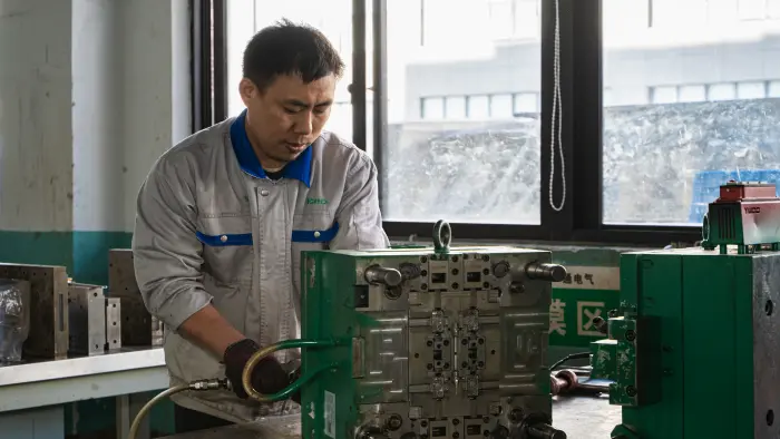 How to Safely Remove Light Switch Covers: Step-by-Step Guide